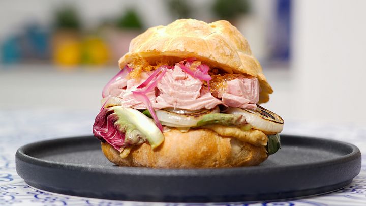 Panino con tonno, ceci e cipolla | Ricetta Chef in Camicia