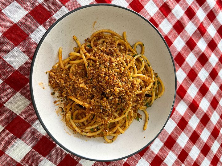 Pasta c’anciova e muddica | Ricetta Chef in Camicia